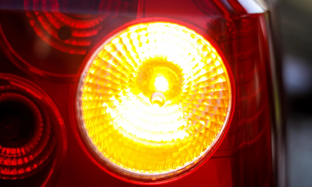 4 Causes Of Both Turn Signals Not Working - Daily Car Tips